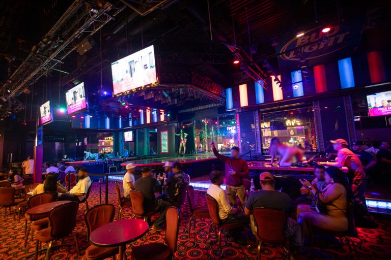 Chicas Locas | Strip Club Gallery